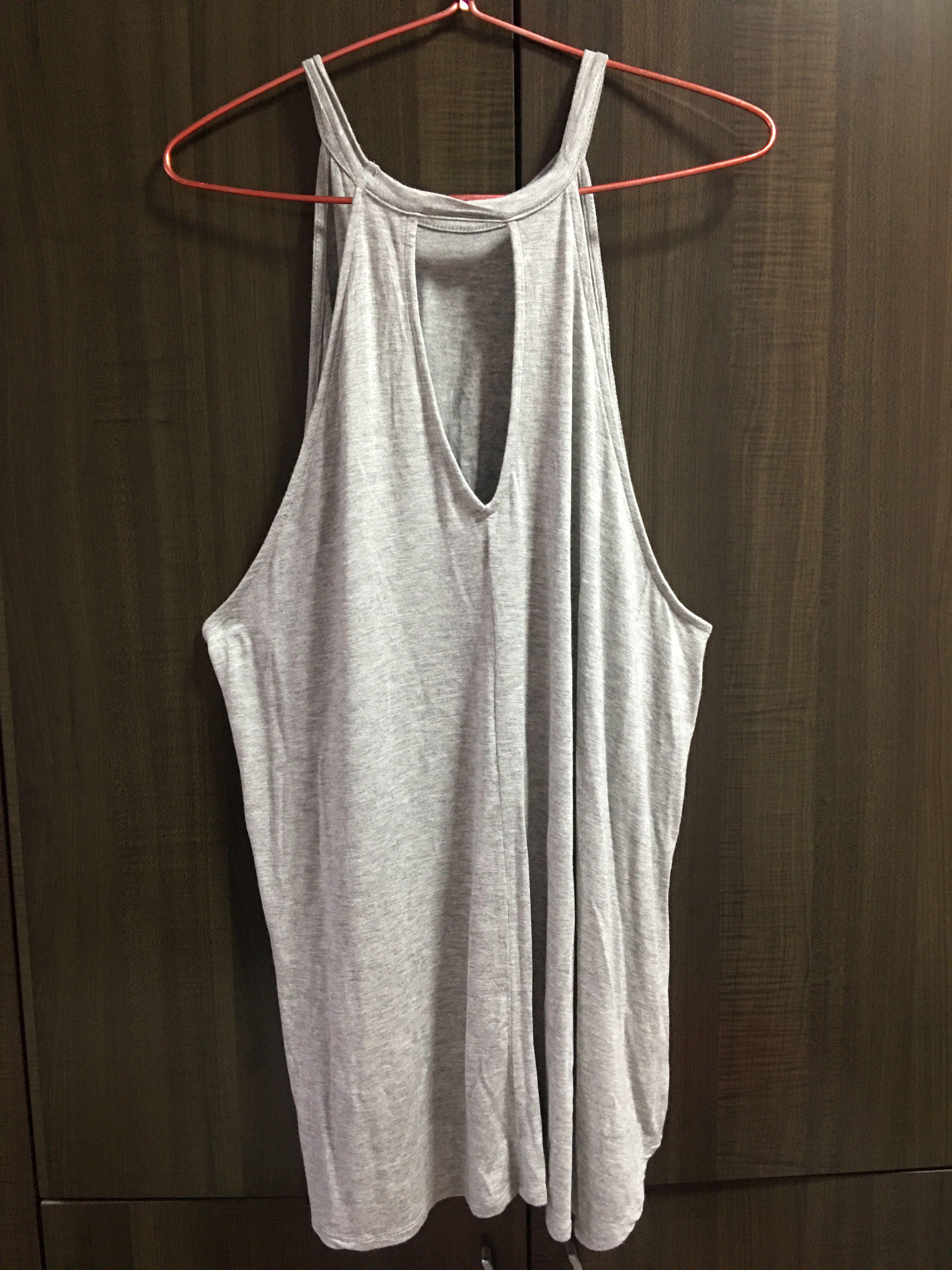 Loose Halter Top, Women's Fashion, Tops, Sleeveless on Carousell