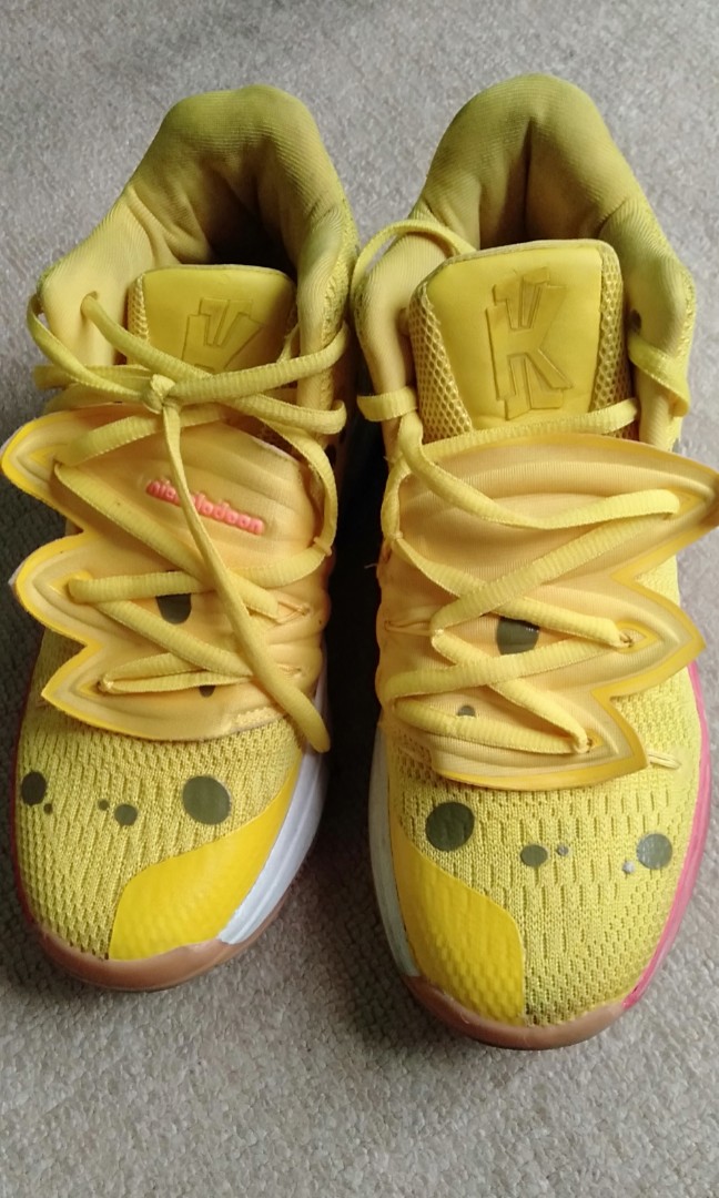Nike SpongeBob type, Men's Fashion, Footwear, Sneakers on Carousell