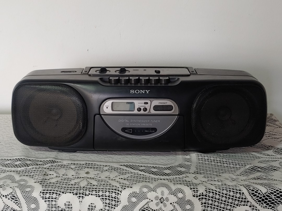 Sony CFS-B31 Stereo Cassette Player Radio Boombox, Audio, Portable ...