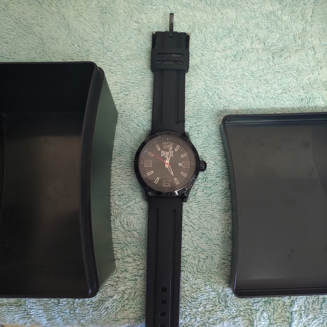 Everlast watch, Men's Fashion, Watches & Accessories, Watches on Carousell