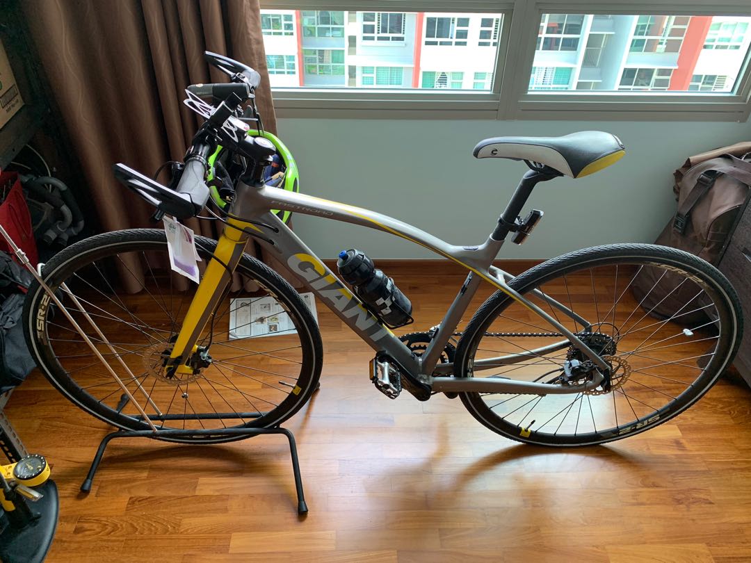 Giant GT Hybrid Bicycle, Sports Equipment, Bicycles & Parts, Bicycles ...