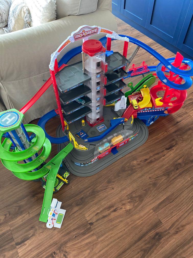 Majorette Super City Garage, Hobbies & Toys, Toys & Games on Carousell