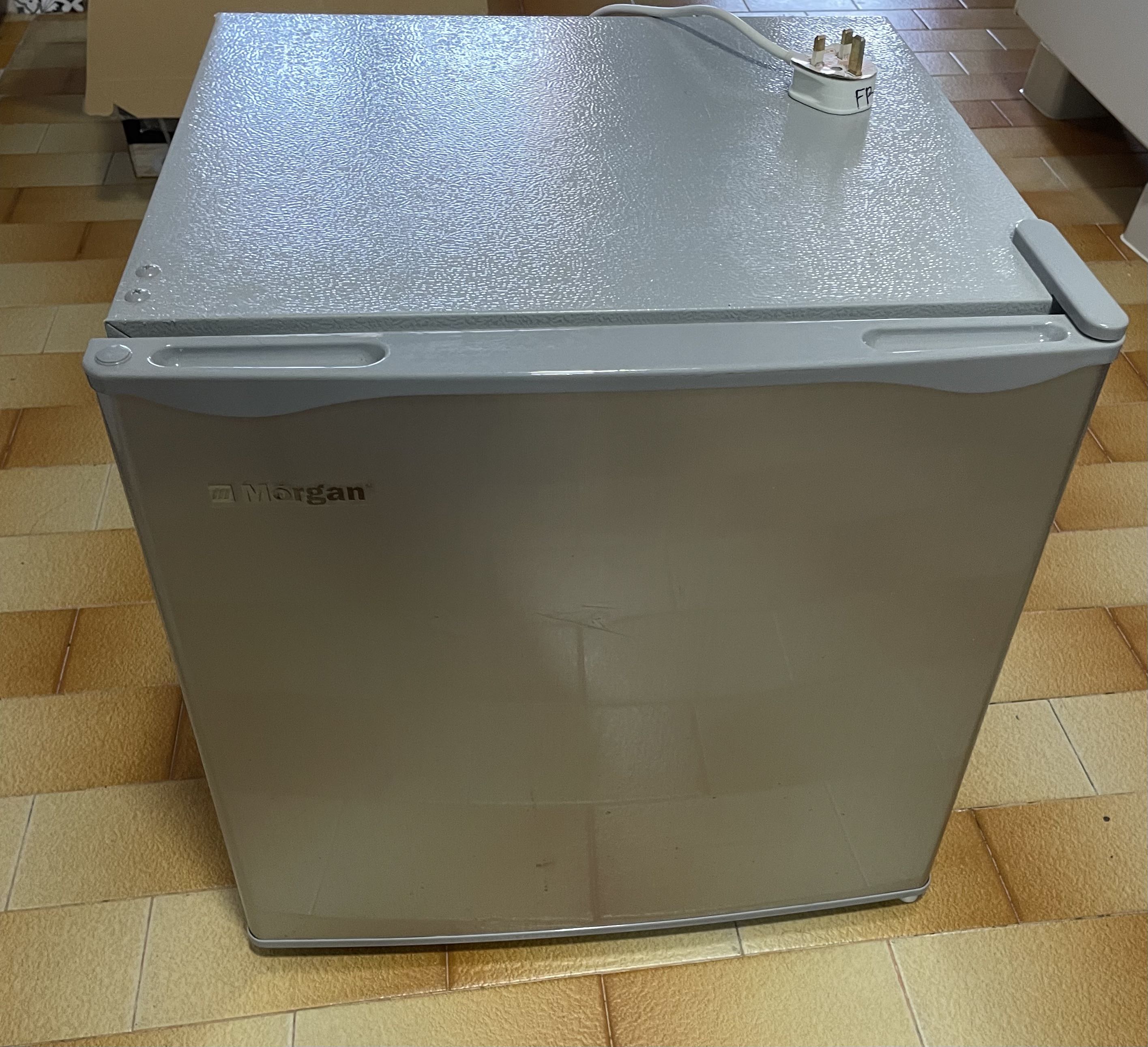 Morgan Mini Fridge, TV & Home Appliances, Kitchen Appliances ...