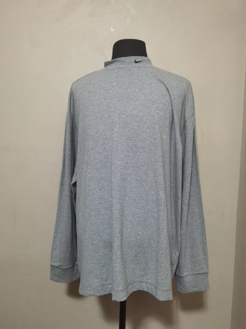 Nike turtle neck embroiderded logo, Men's Fashion, Activewear on Carousell