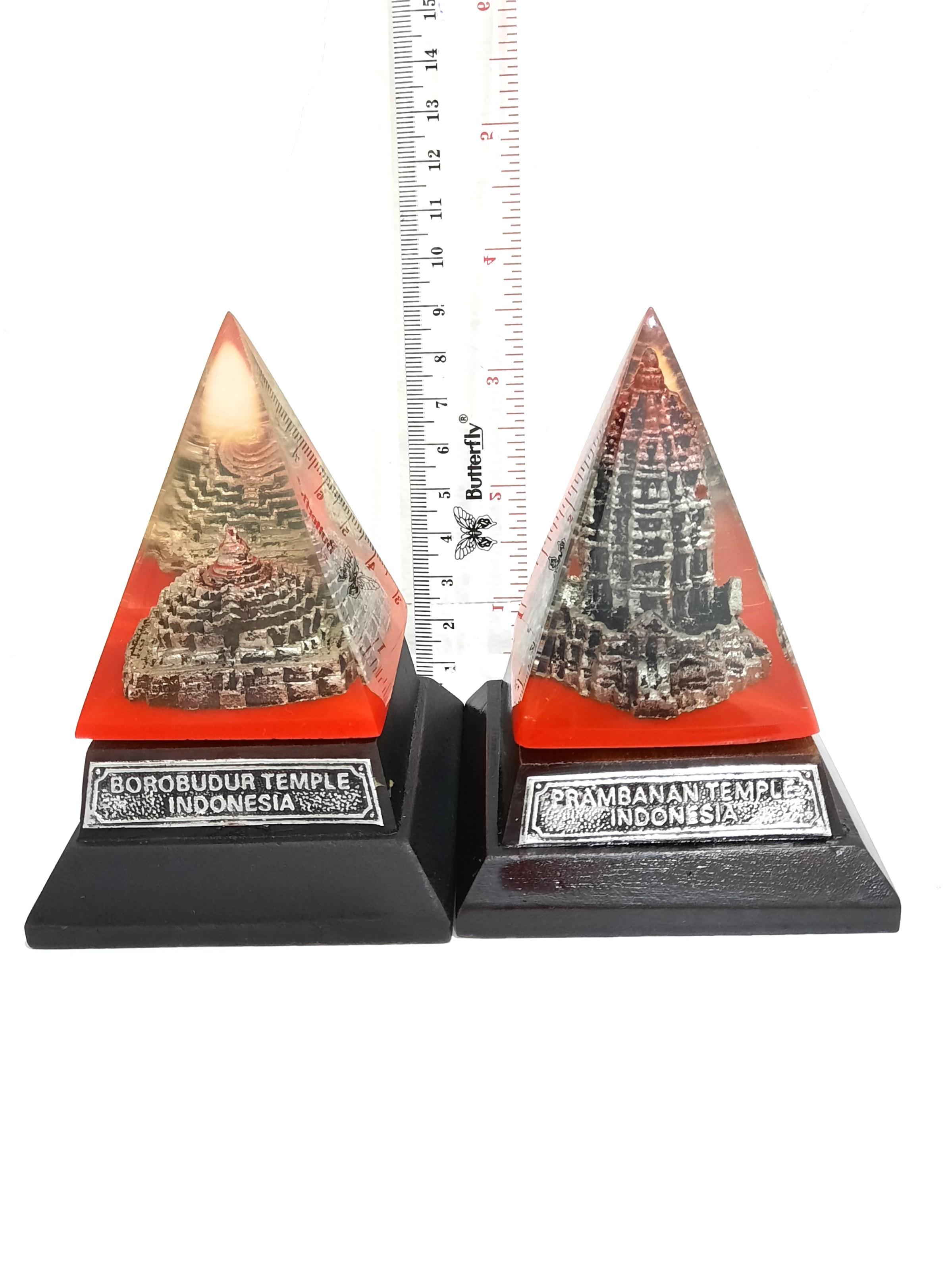 Souvenir acrylic Candi Borobudur dan Candi Prambanan (1 set), Desain ...