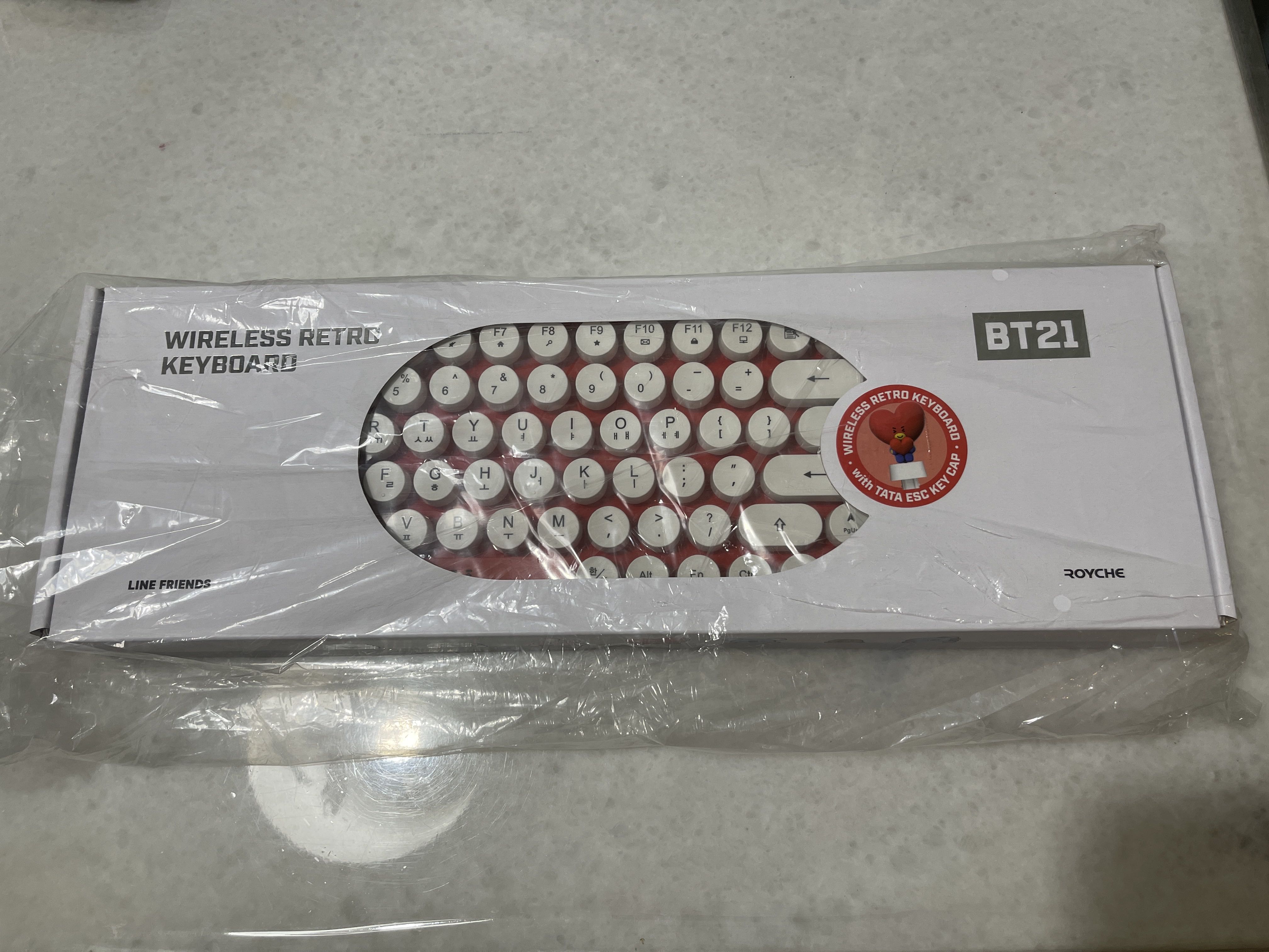 BT21 Tata Wireless Retro Keyboard, Computers & Tech, Parts ...