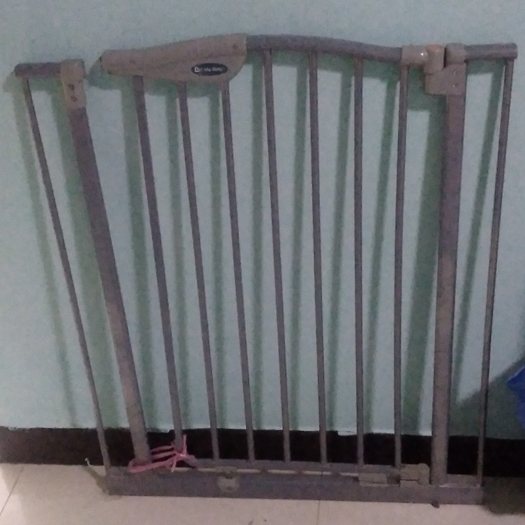 Lucky Baby Safety Gate, Babies & Kids, Baby Nursery & Kids Furniture ...