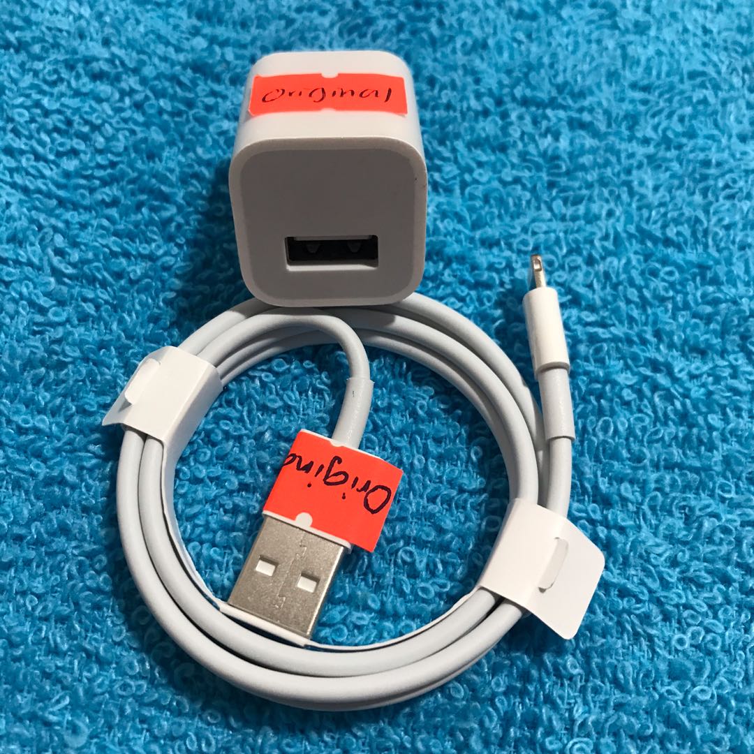 Original Apple iPhone Charger 5 watts adapter and lightning cable ...