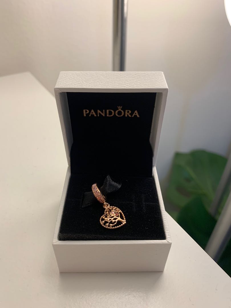 Pandora Family Tree Heart Charm, Women's Fashion, Jewelry & Organisers ...