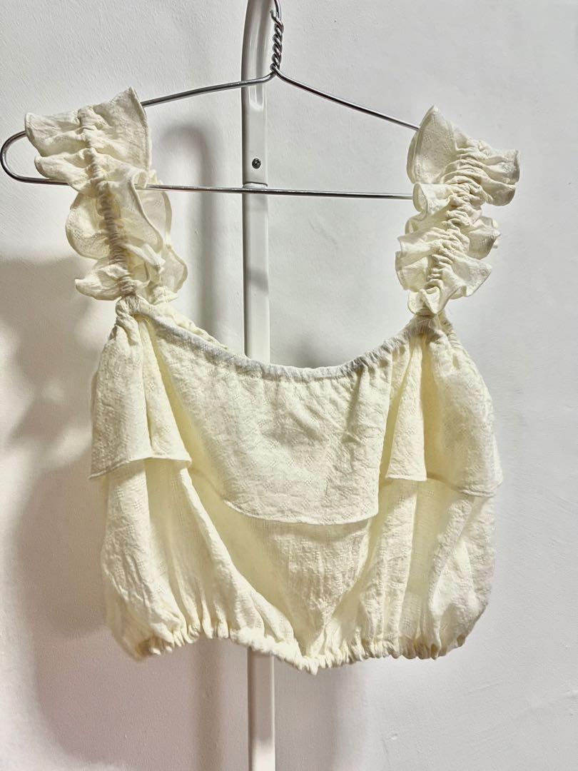 ruffle pastel yellow top, Women's Fashion, Tops, Sleeveless on Carousell