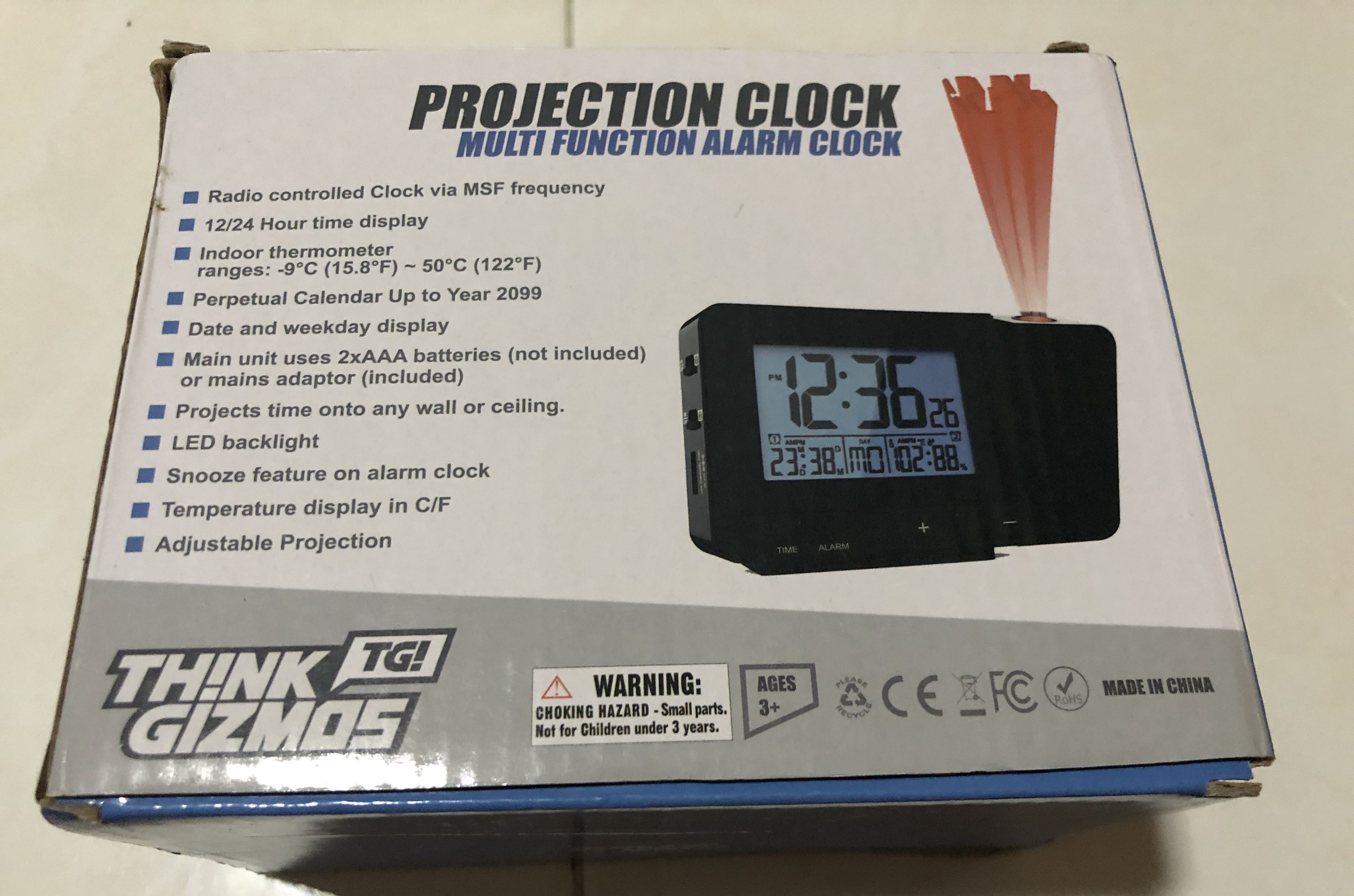 Think Gizmos Projection Clock with Temperature Display, Furniture ...