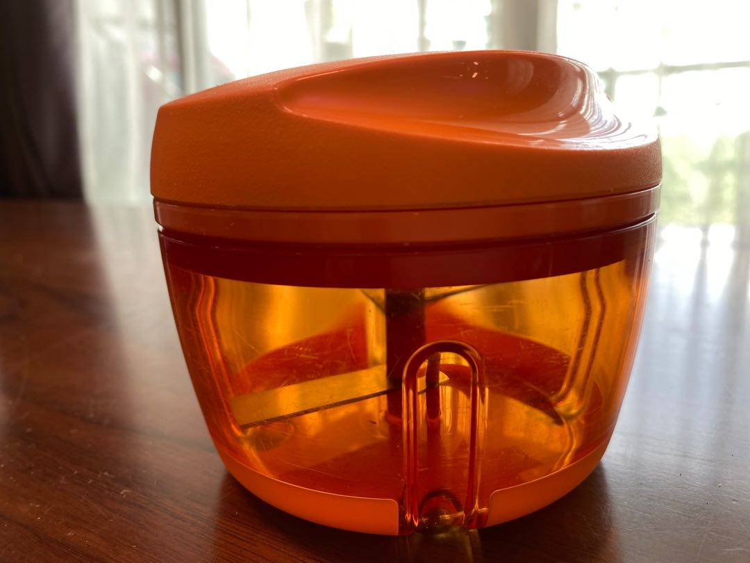 Tupperware Turbo chopper, compact and easy way to chop almost anything ...