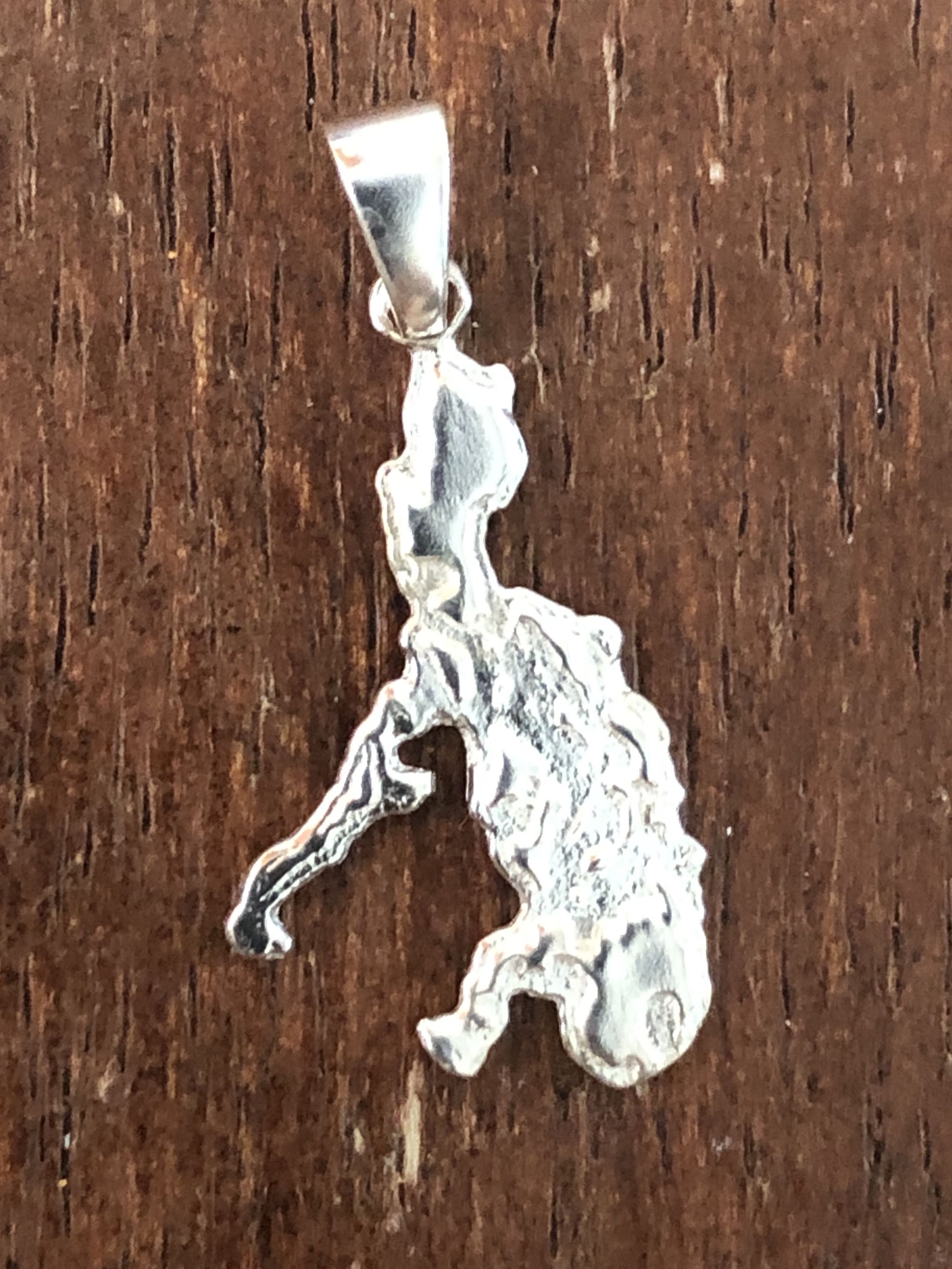92.5 Silver Philippine Map charm, Women's Fashion, Jewelry & Organizers ...