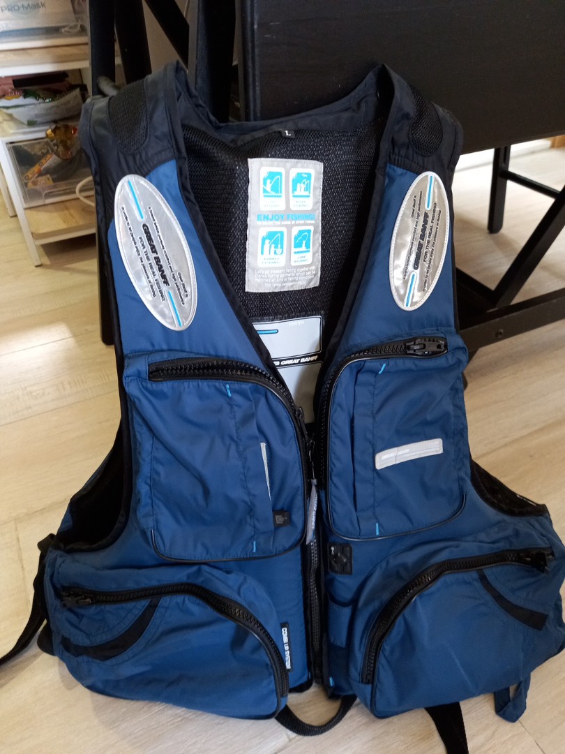 Daiwa 釣魚 磯釣 救生衣 fishing lifejacket, 運動產品, 釣魚 - Carousell