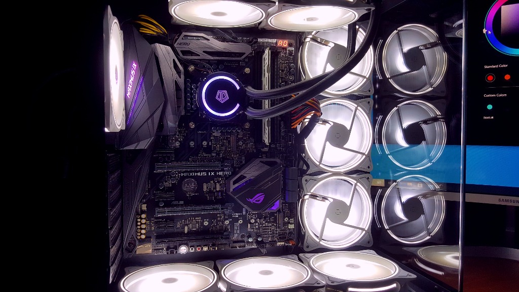Intel i7 7th Gen with Asus ROG Maximus 9 Hero / ID Cooling AIO ...