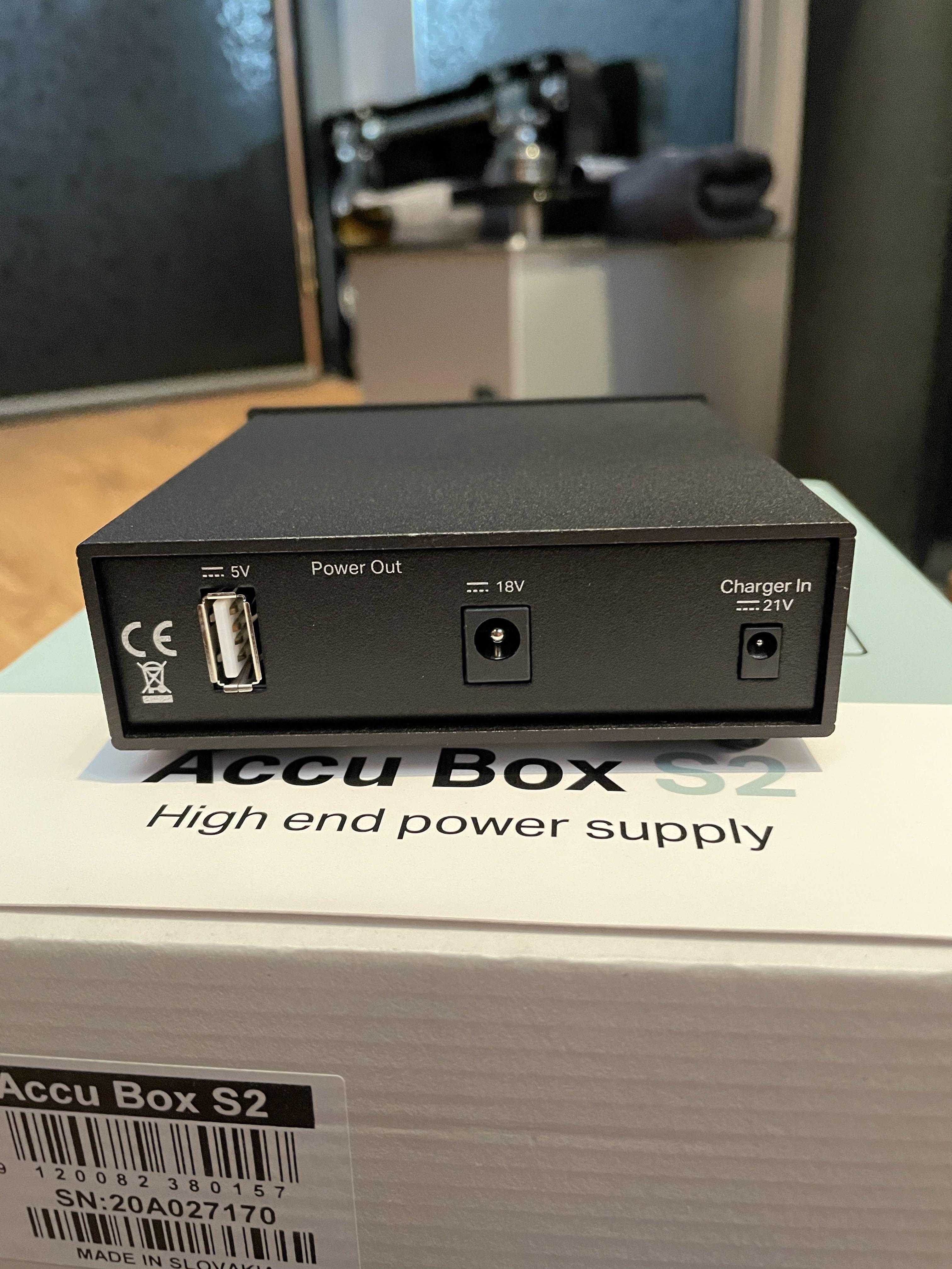 Pro-ject Tube Box S2 with Accu Box S2 PSU - Phono stage preamplifier ...