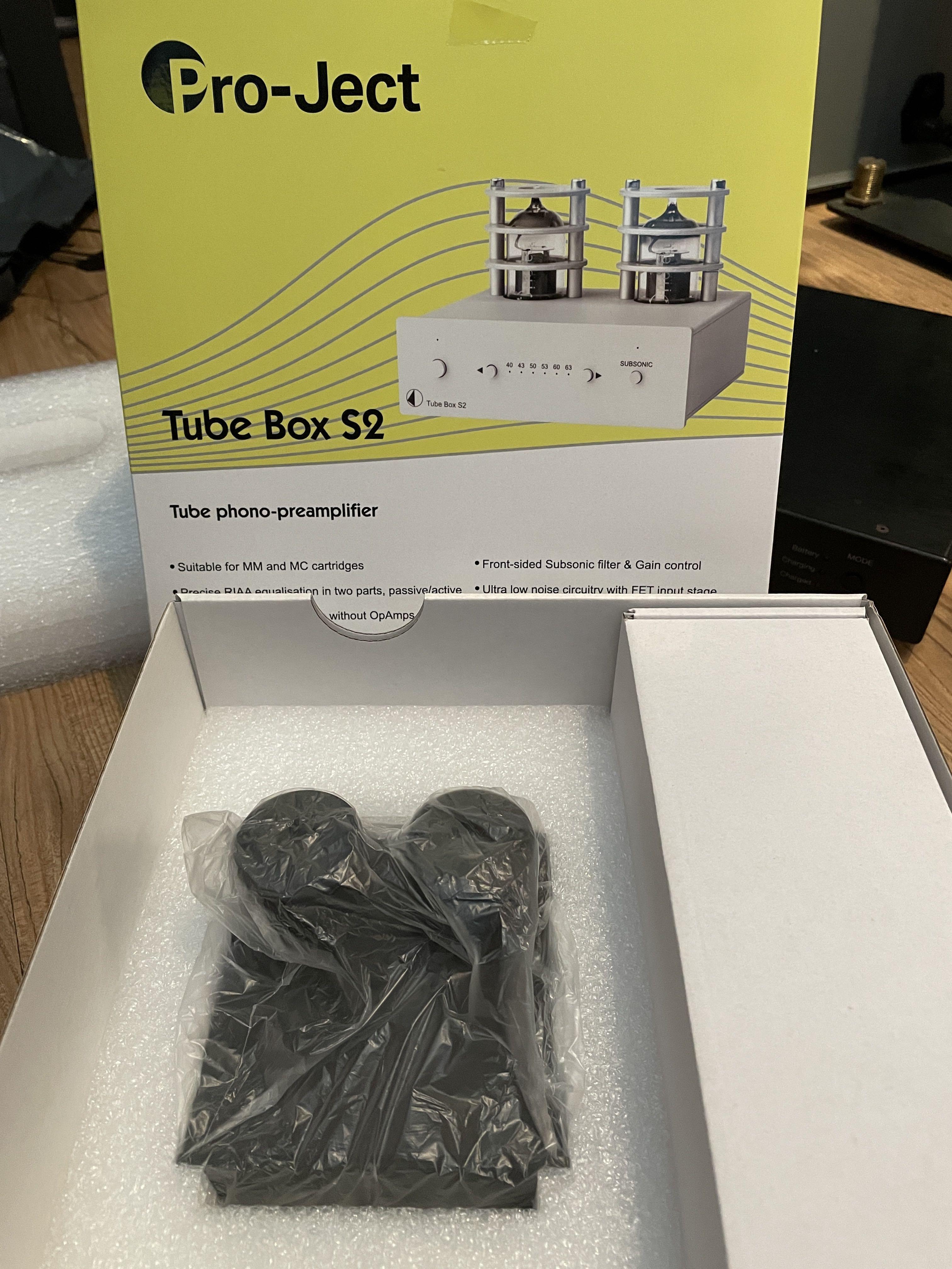 Pro-ject Tube Box S2 with Accu Box S2 PSU - Phono stage preamplifier ...