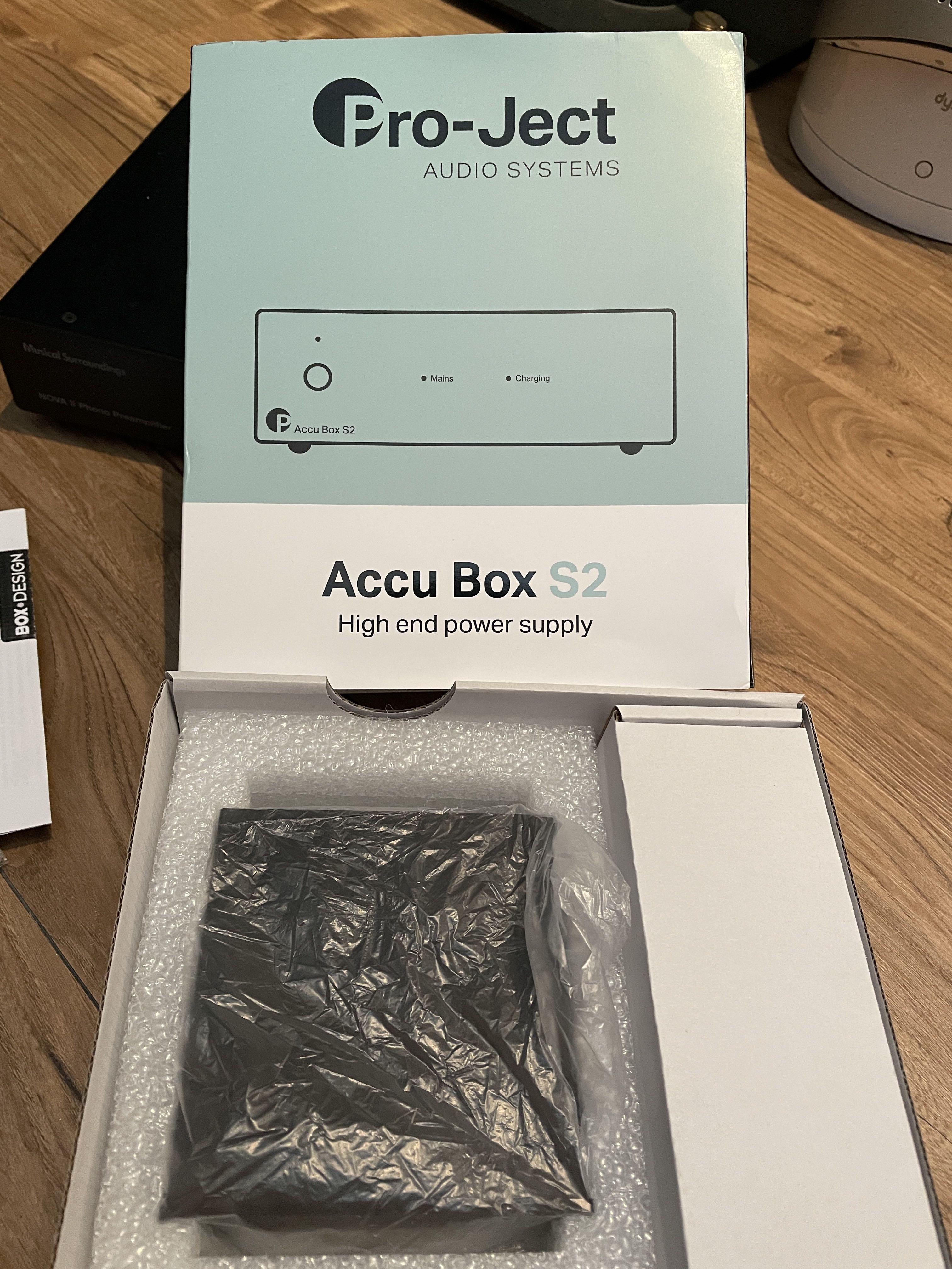 Pro-ject Tube Box S2 with Accu Box S2 PSU - Phono stage preamplifier ...