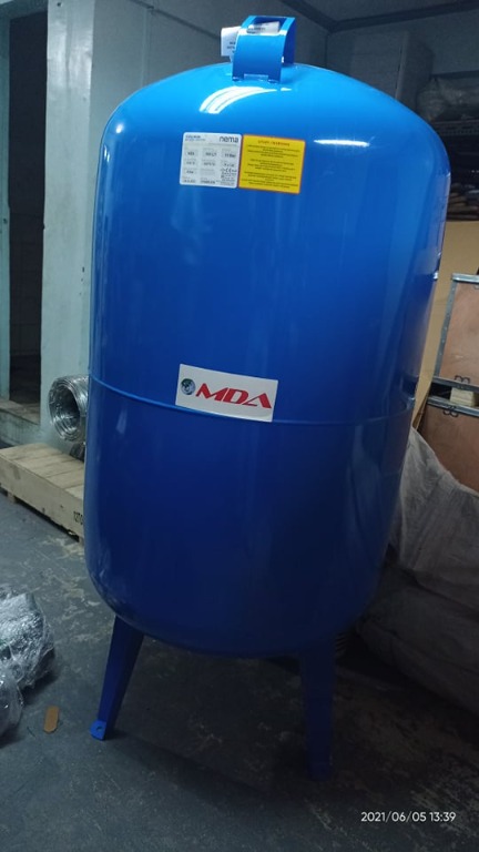 Bladder Tank 500 liters, Commercial & Industrial, Industrial Equipment ...