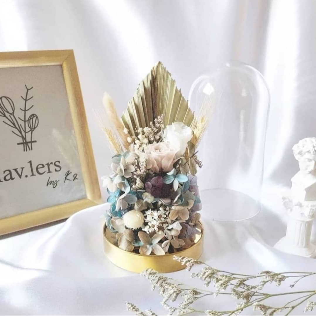 Ellary Preserved Rose & Spear Palm Dome, Hobbies & Toys, Stationery ...