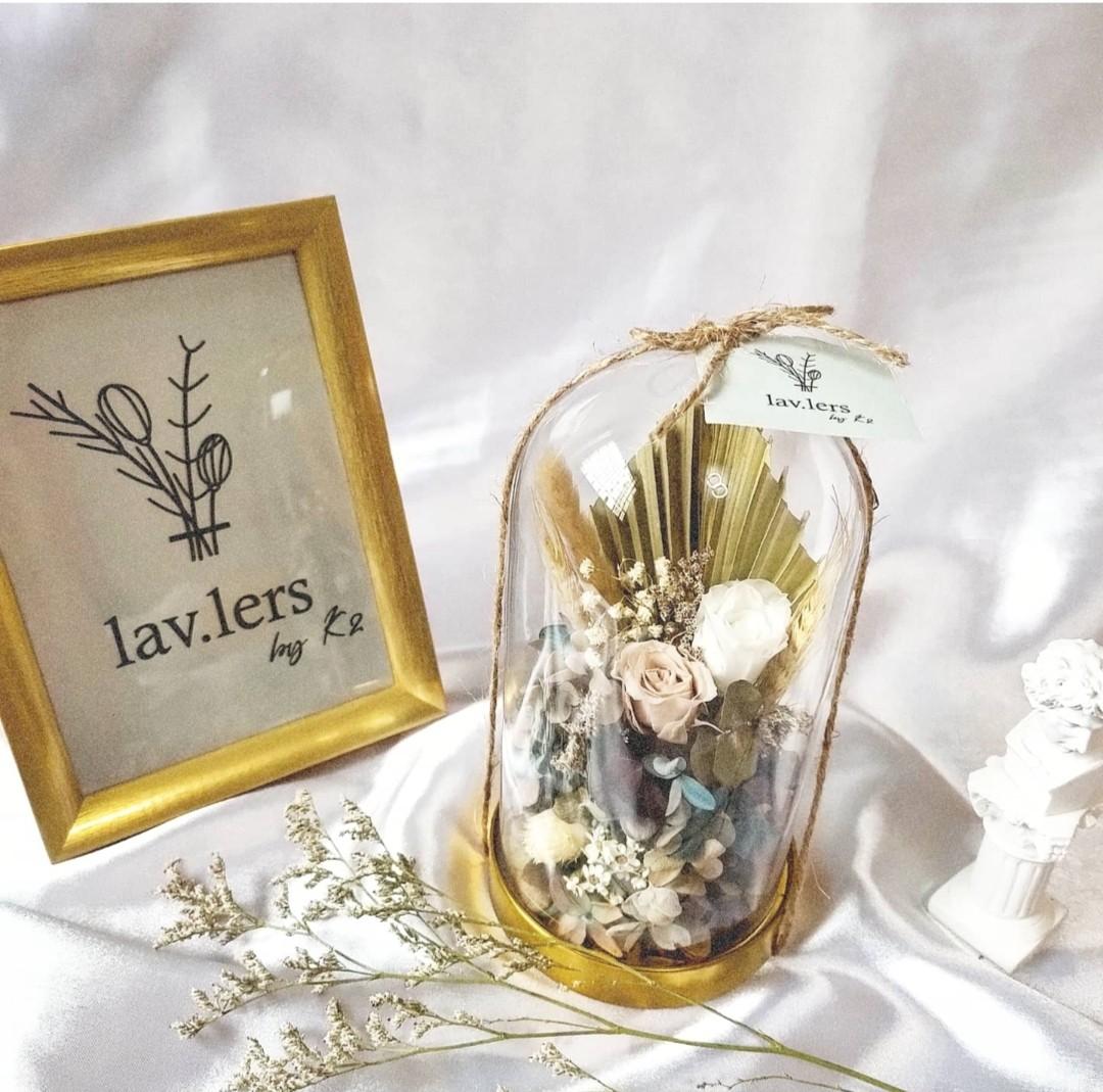 Ellary Preserved Rose & Spear Palm Dome, Hobbies & Toys, Stationery ...