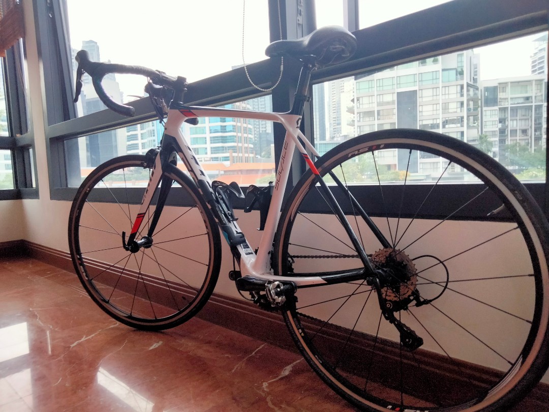Full Carbon Scott road bike with extra rims, Sports Equipment, Bicycles ...