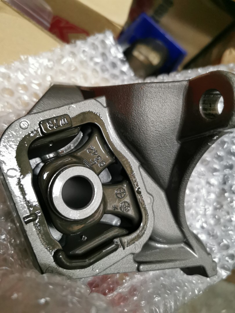 HR FRONT ENGINE MOUNT FD2R, Sports Equipment, Bicycles & Parts, Parts ...