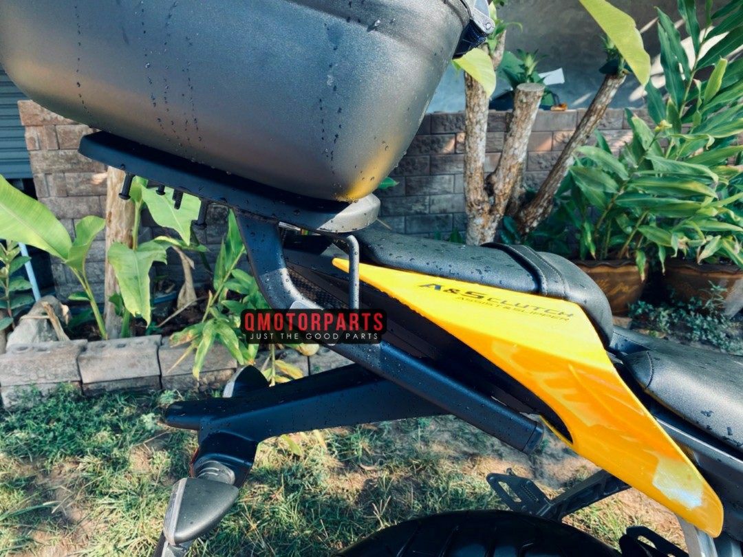 (Preorder) Yamaha R15 v3 topbox top box rack, Motorcycles, Motorcycle ...