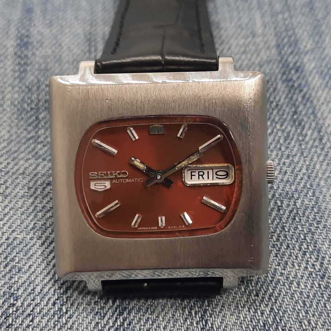 Vintage Seiko 5 6309-5330 "Red TV Type Dial" Automatic Men's Wristwatch, Men's Fashion, Watches ...