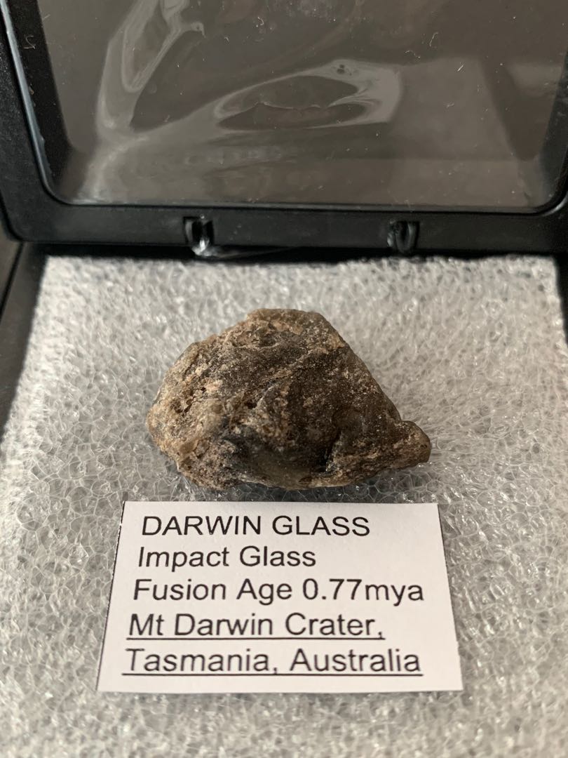 100% GENUINE Darwin Glass (formed from Meteorite Impact), Hobbies ...