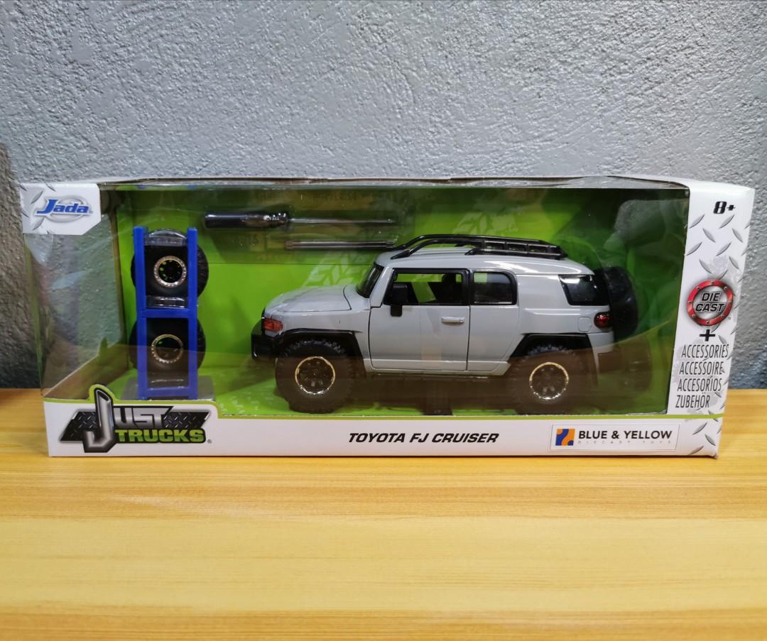1/24 Toyota FJ Cruiser Diecast Scale Model Toy Car Color Gray, Hobbies ...