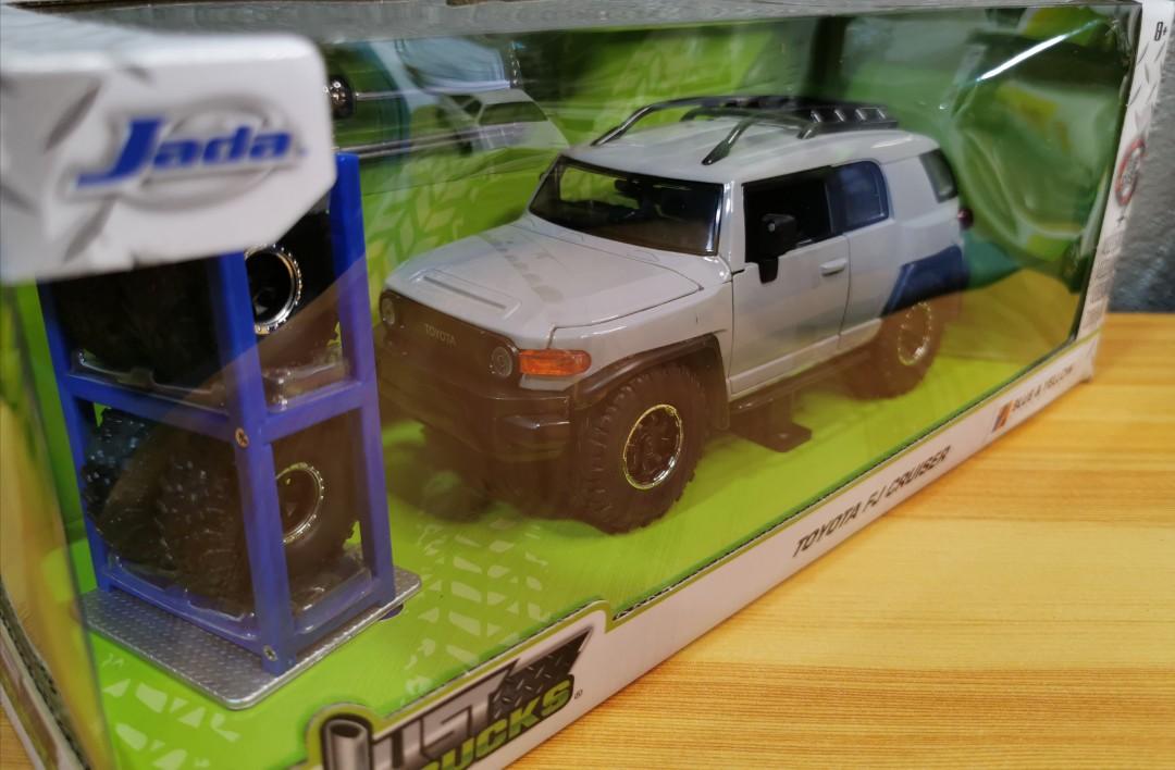 1/24 Toyota FJ Cruiser Diecast Scale Model Toy Car Color Gray, Hobbies ...