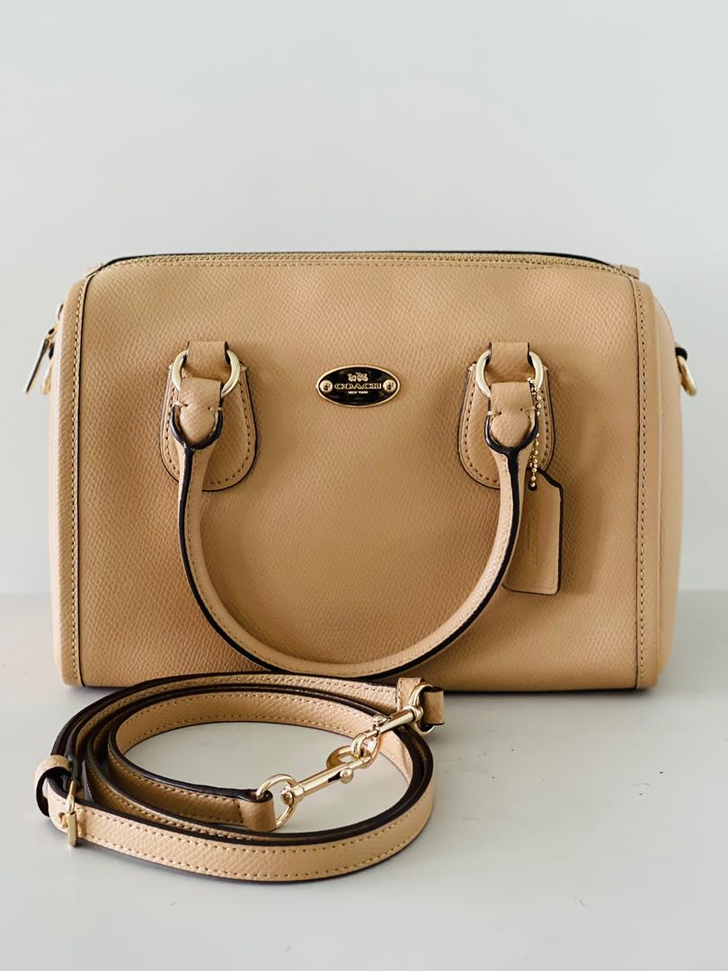 Authentic Coach 2 way bag, Women's Fashion, Bags & Wallets, Cross-body ...