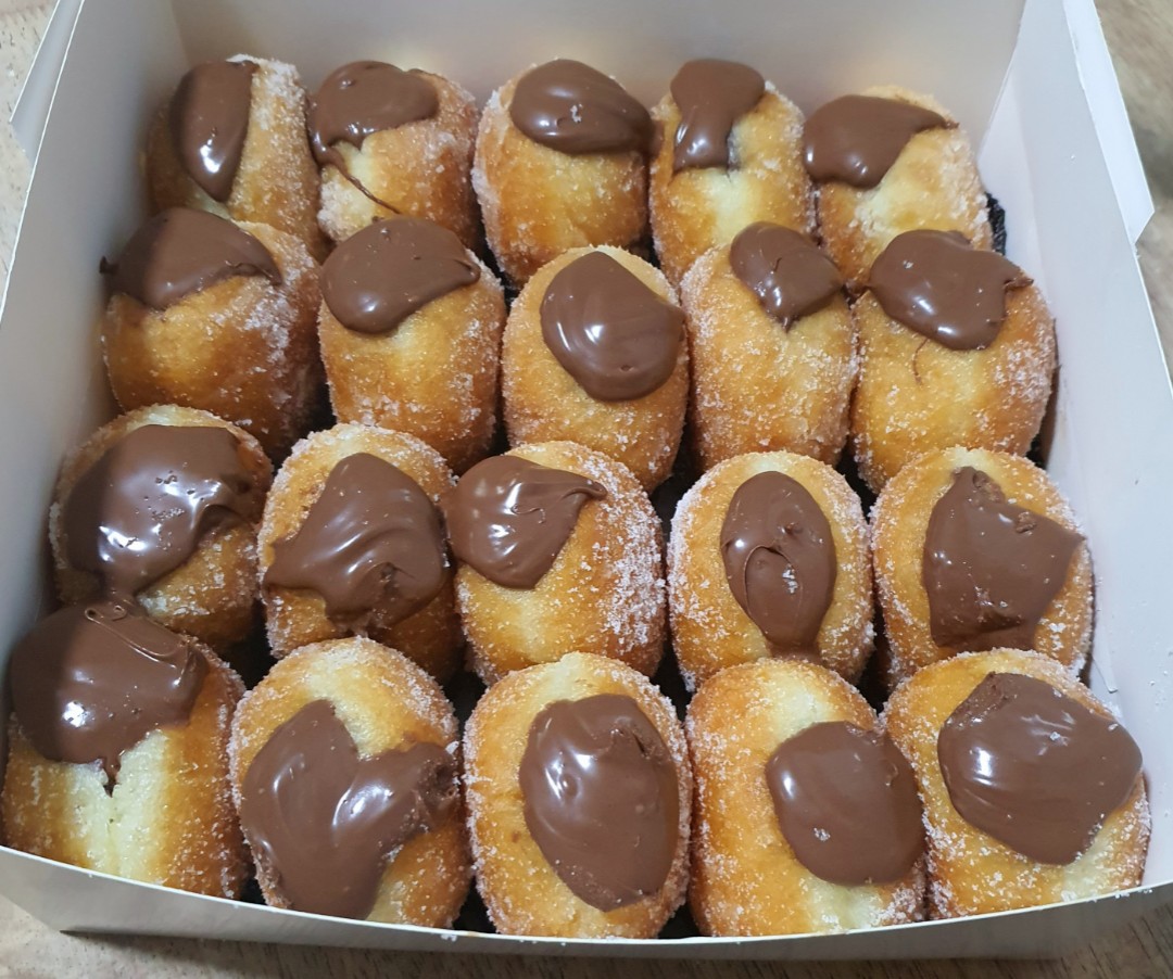 BOMBOLINI & DONUTS ( EGGLESS ), Food & Drinks, Homemade Bakes on Carousell