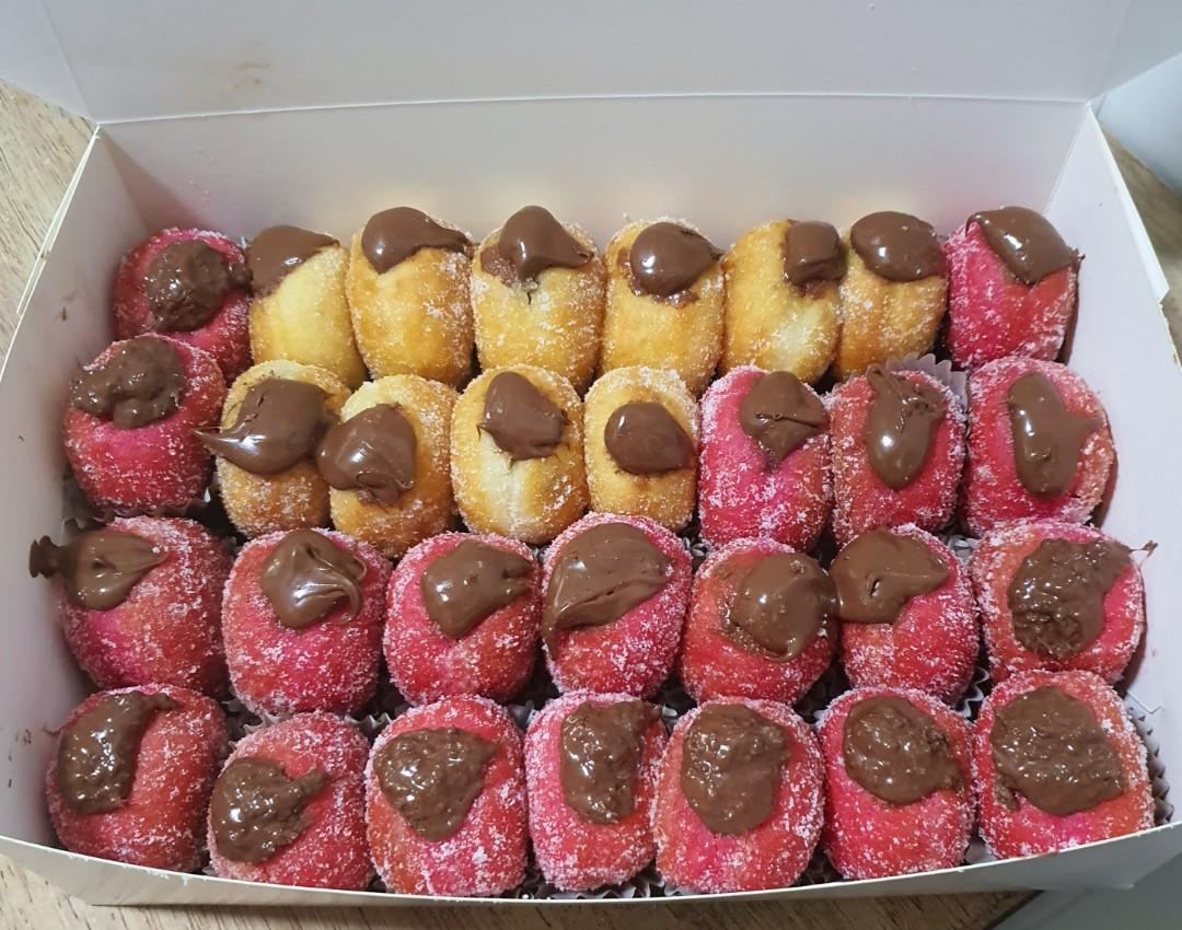 BOMBOLINI & DONUTS ( EGGLESS ), Food & Drinks, Homemade Bakes on Carousell