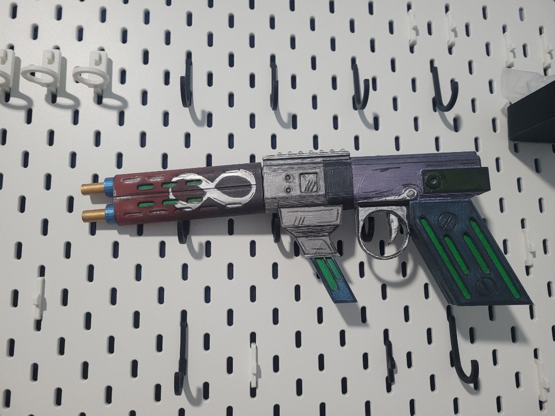 Borderlands infinity pistol with stand, Video Gaming, Gaming ...