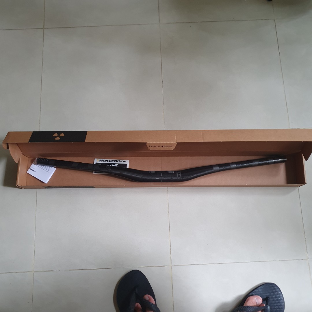 Carbon Nukeproof horizon v2 handlebar, Sports Equipment, Bicycles ...
