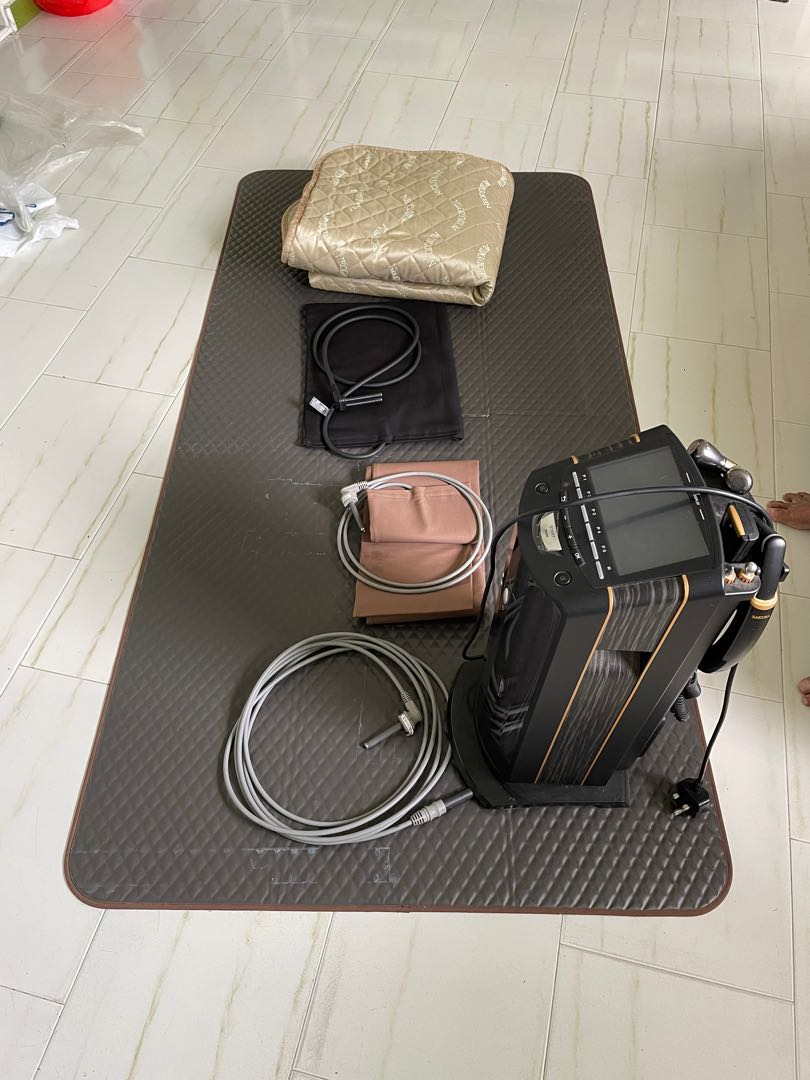 Cosmo Sakura electric pulse massaging therapy machine, Health ...
