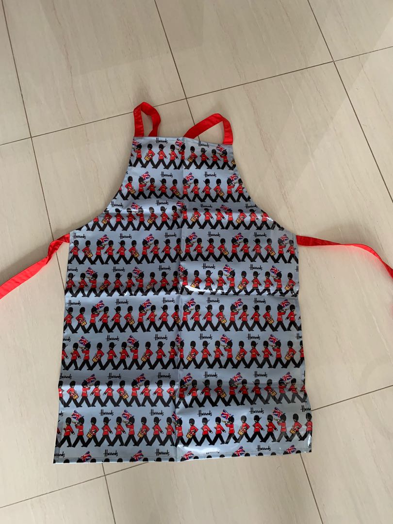 Harrods Apron PVC, TV & Home Appliances, Kitchen Appliances, Other ...