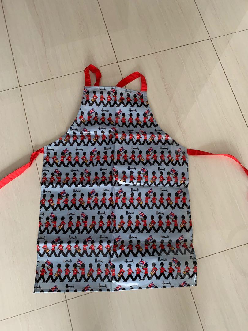 Harrods Apron PVC, TV & Home Appliances, Kitchen Appliances, Other ...