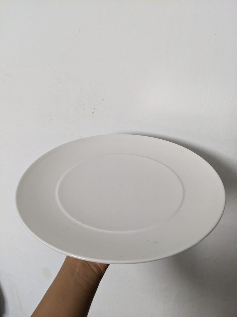 L'hotelier Convex Plates, Furniture & Home Living, Kitchenware ...
