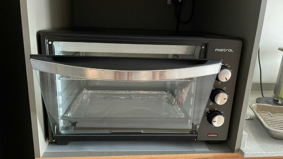 Mistral electric oven 45L with Rotisserie - like NEW, TV & Home ...