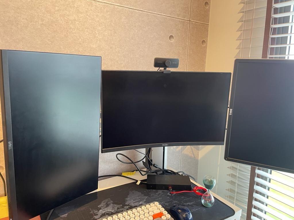 Monitors & docking station, Computers & Tech, Parts & Accessories ...