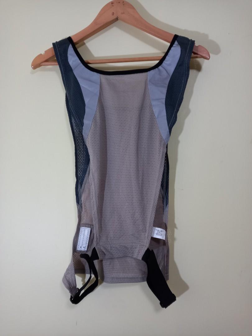 Nike running reflective 3m vest, Men's Fashion, Activewear on Carousell
