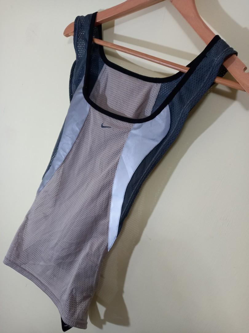 Nike running reflective 3m vest, Men's Fashion, Activewear on Carousell