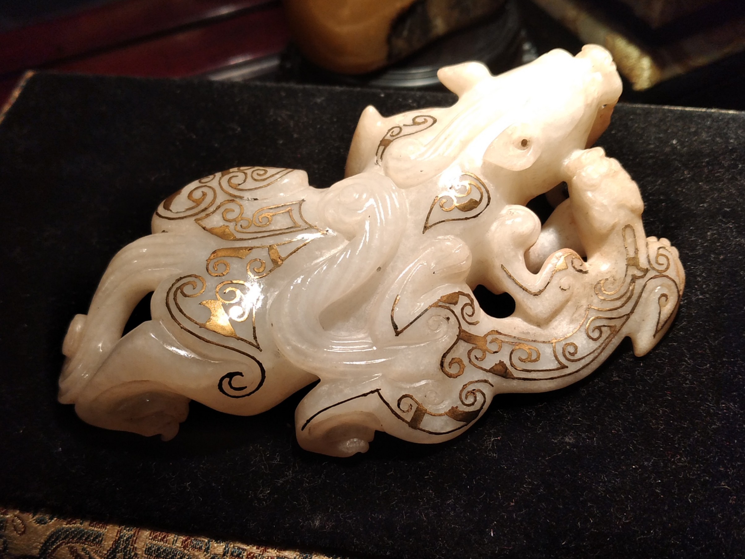 和田玉金鑲玉鎏金鏤雕摆件Old Chinese White Jade Pi Jiu Statue, Hobbies & Toys ...