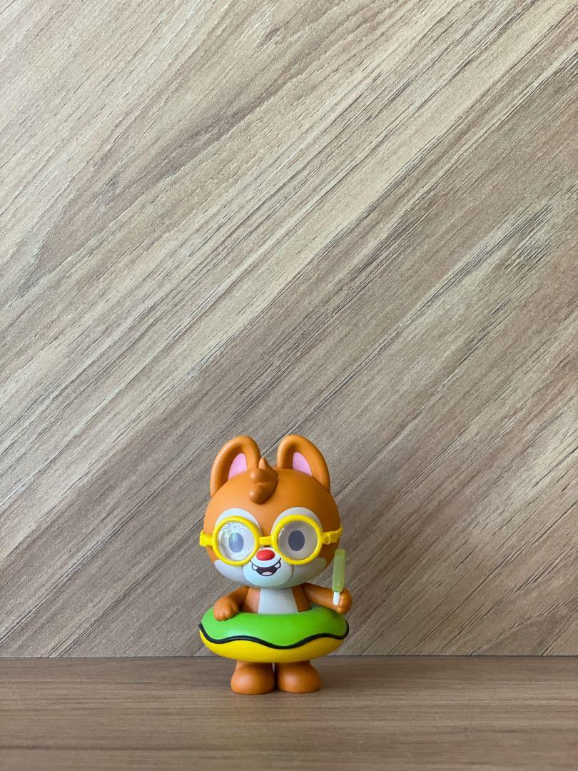 Popmart (Pop Mart) Mickey and Friends Pool Party Series, Hobbies & Toys ...