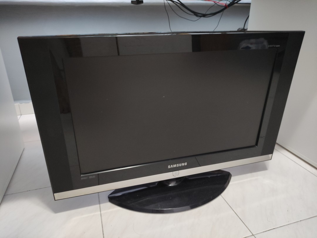 Samsung 27" inch LCD TV / Monitor, TV & Home Appliances, TV ...