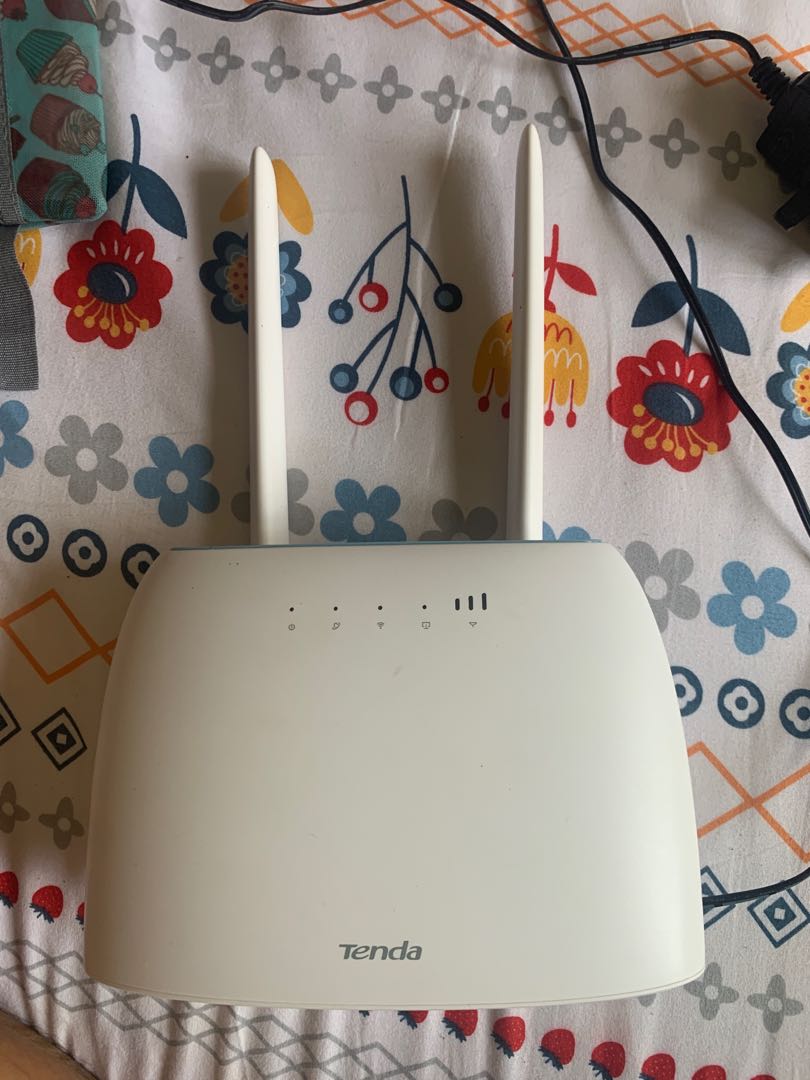 Tenda Wifi Router Dual Band Sim Kad LTE 2 Months Used, Mobile Phones ...
