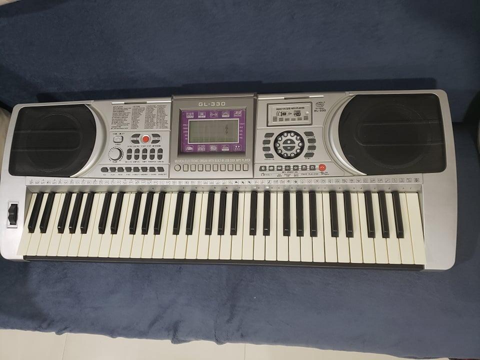 Global GL-330 Keyboard, Hobbies & Toys, Music & Media, Musical ...